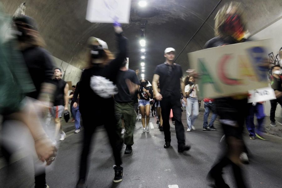 Thousands of peaceful protesters march in downtown L.A. – Daily Sundial