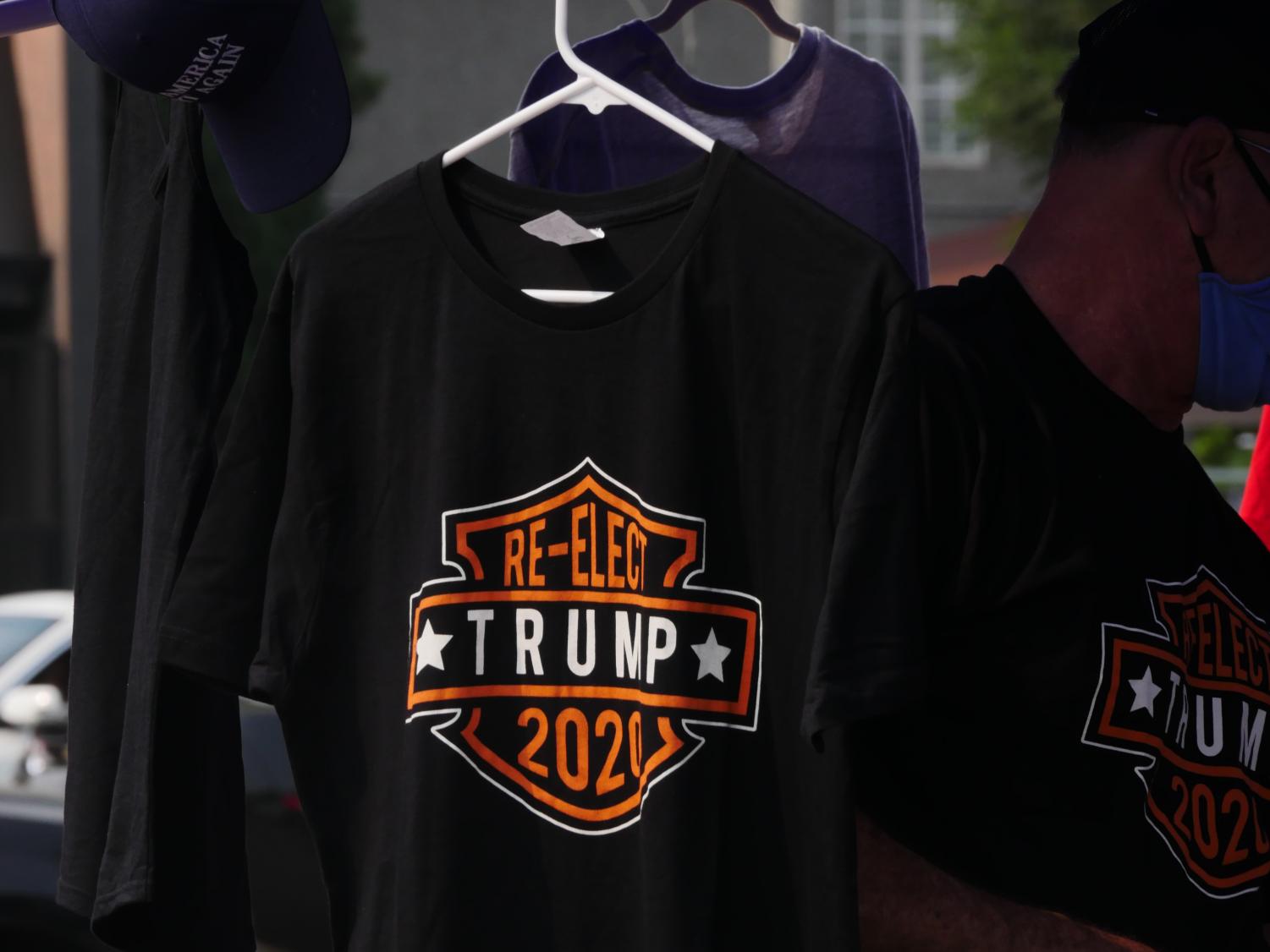 Hundreds attend pro-Trump caravan in Studio City – Daily Sundial