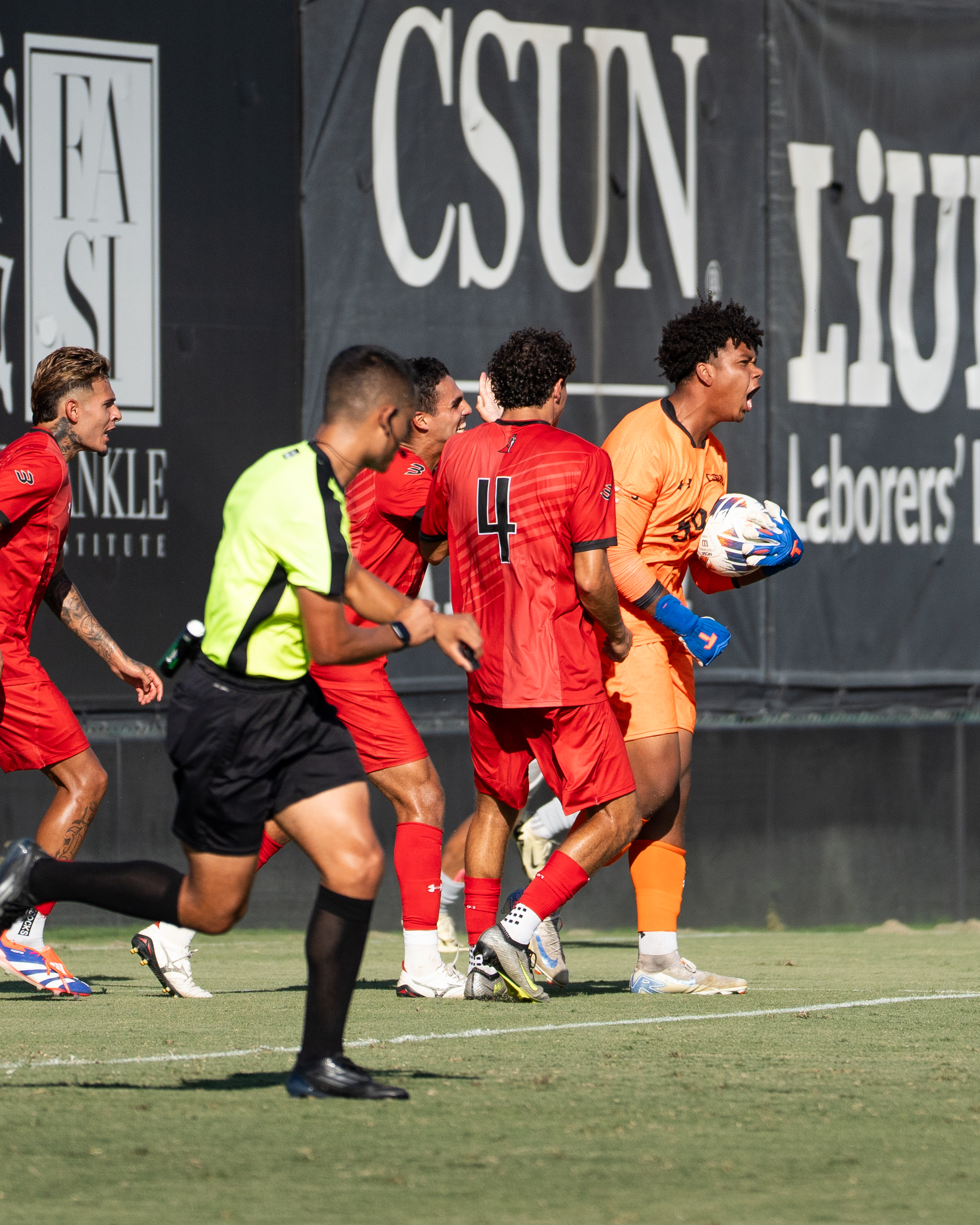 Matadors hold off Santa Clara in a close 2-1 victory – Daily Sundial