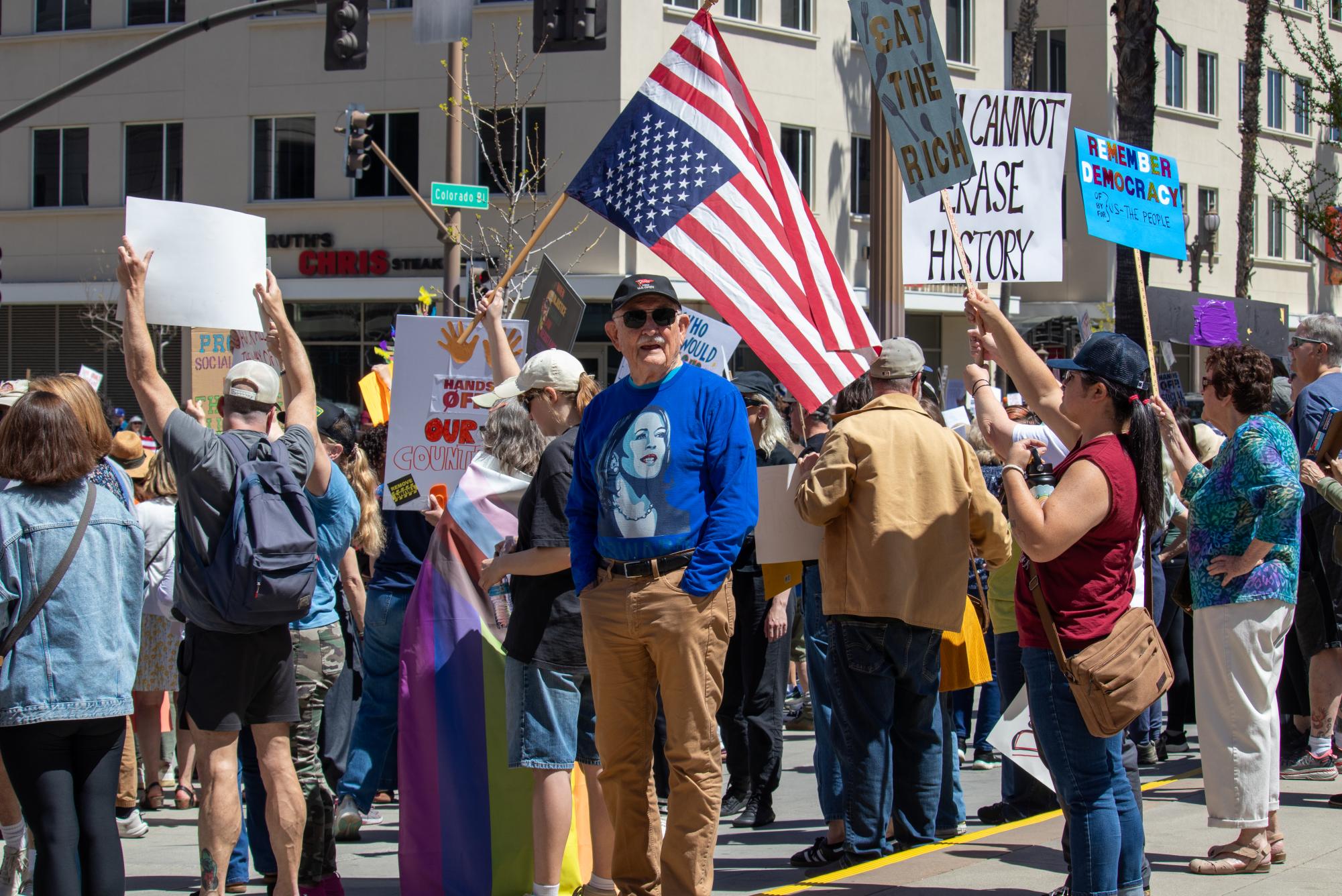 Thousands gather in the “Hands Off!” protest – Daily Sundial