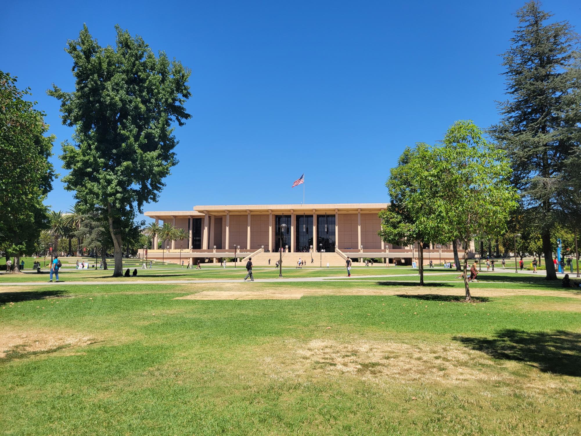 CSUN students talk back-to-school rituals – Daily Sundial